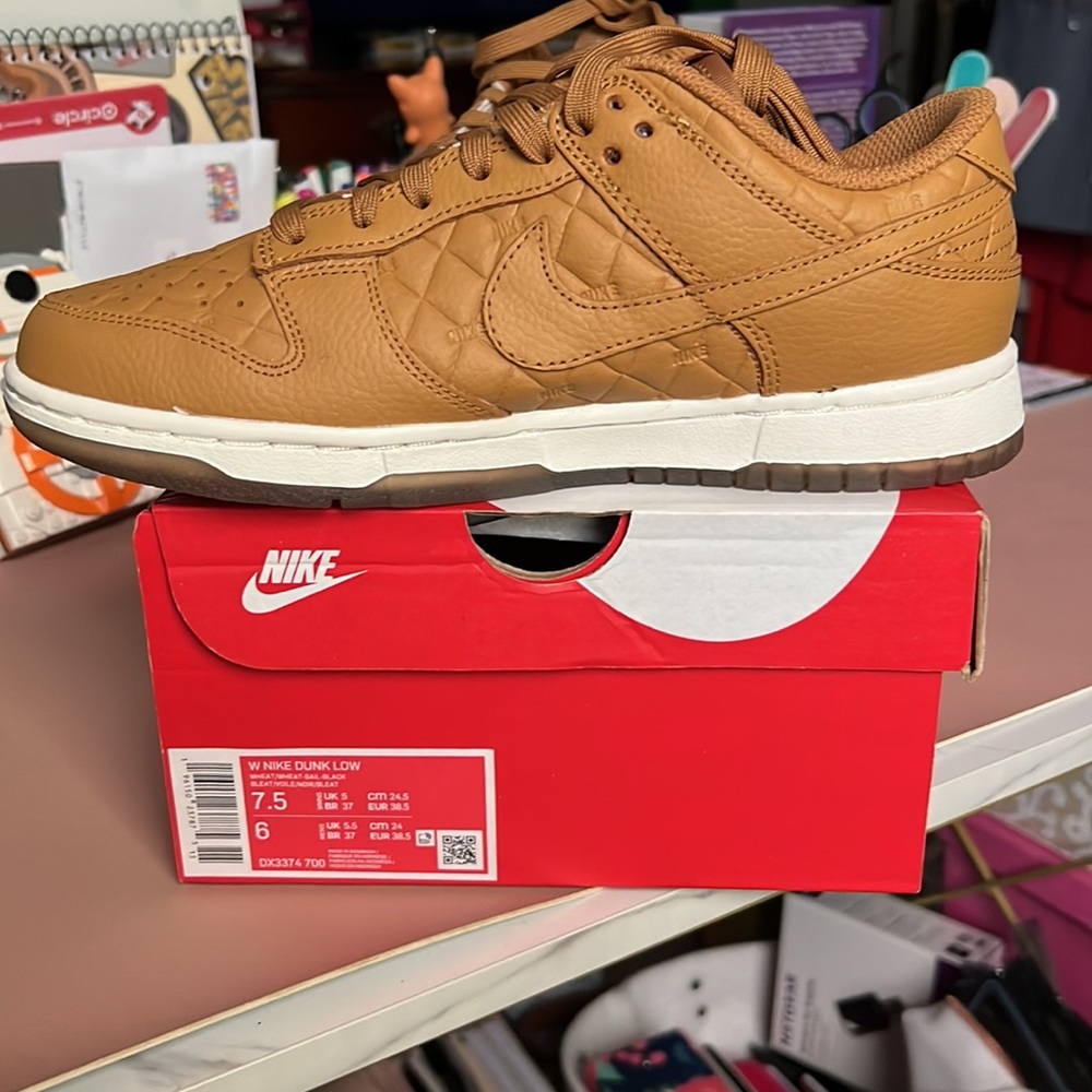 New In Box Nike Dunk Low Wheat Quilted Style - Gem